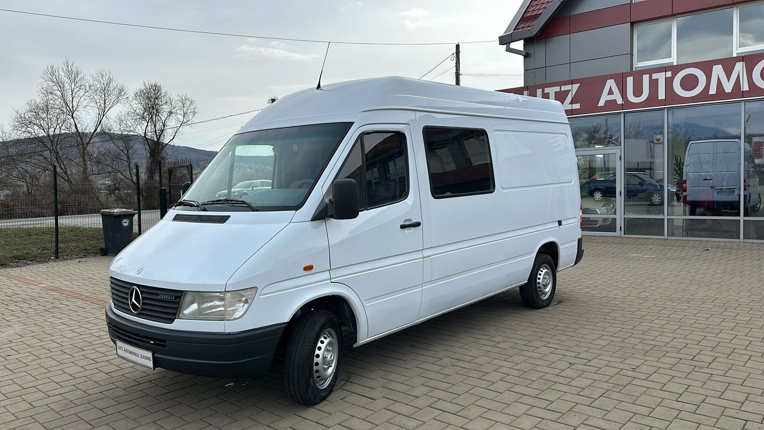Mercedes-Benz Sprinter 208D An 1996, Van Diesel din Bistriţa-Năsăud